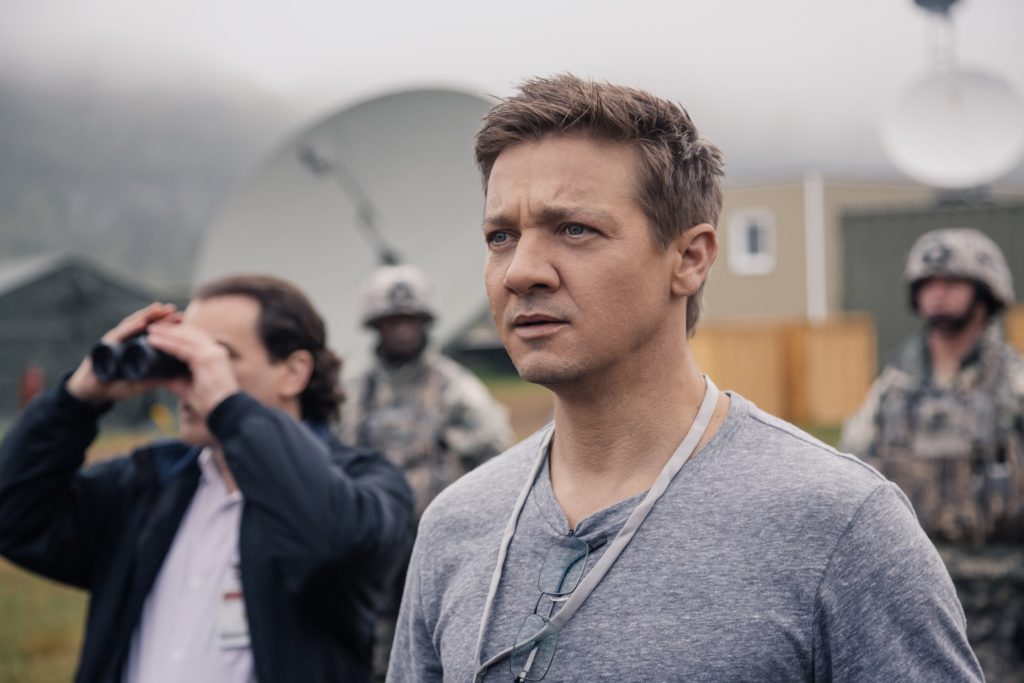 "Arrival" Pairs Amy Adams and Jeremy Renner in Race to Communicate with ...