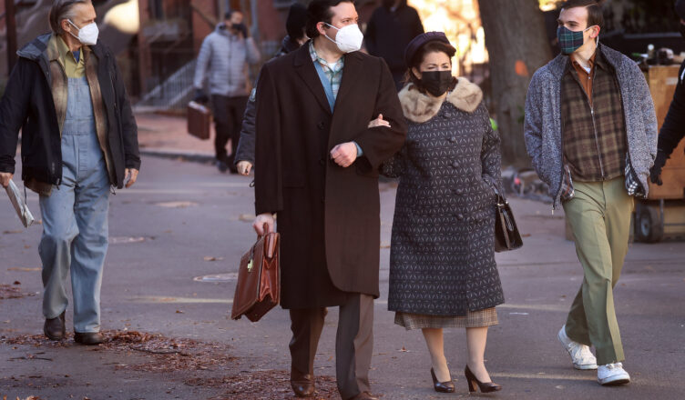 Behind the Scenes: A Day in the Life of a Movie Extra | The Movie Blog