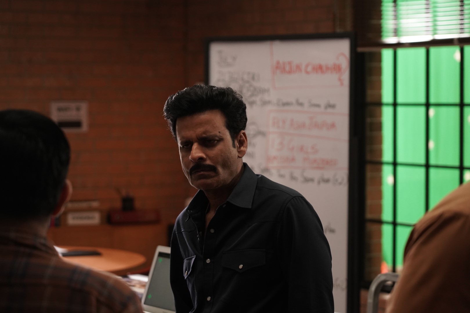 SILENCE 2: THE NIGHT OWL BAR SHOOTOUT: A Mystery Thriller