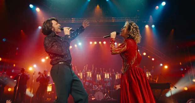 Song Sung Blue Review: Heart, Hustle, and a Touch of Manufactured Shine