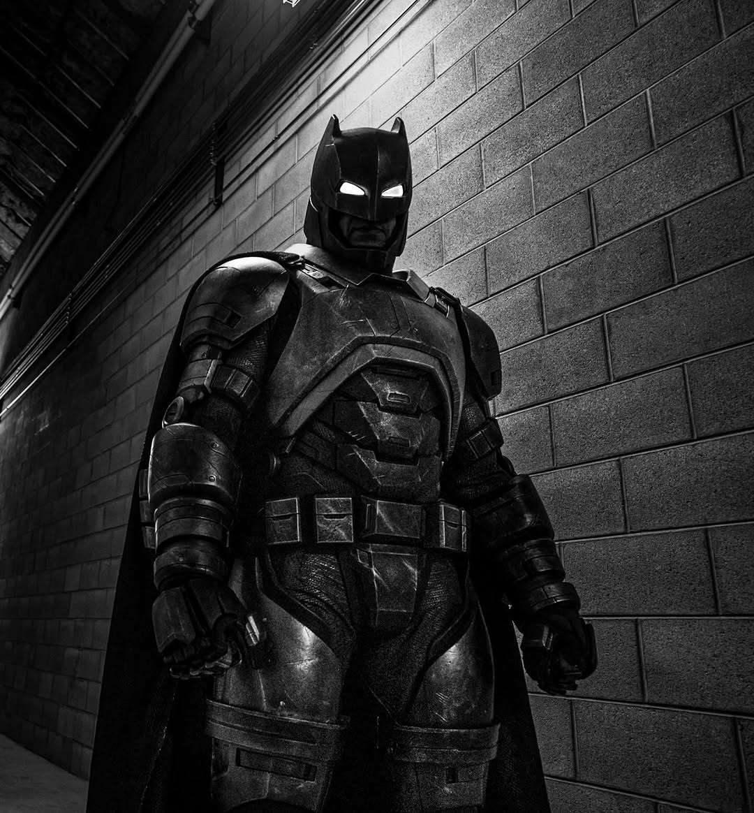 Zack Snyder Reveals Stunning New Photo of Ben Affleck’s Armored Batman