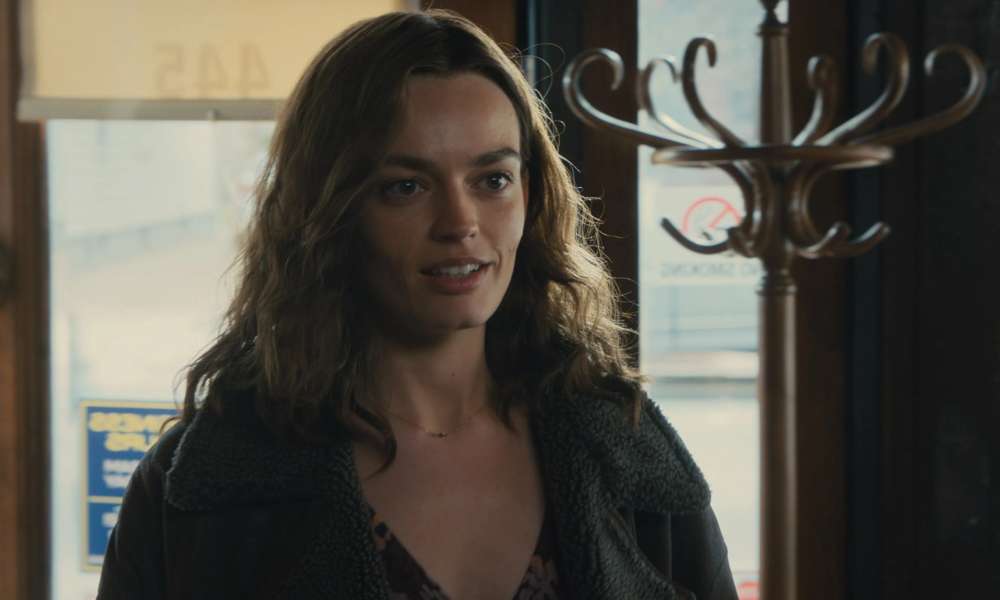 Ella McCay Review: A Warm, Witty Glimpse Into Public Service