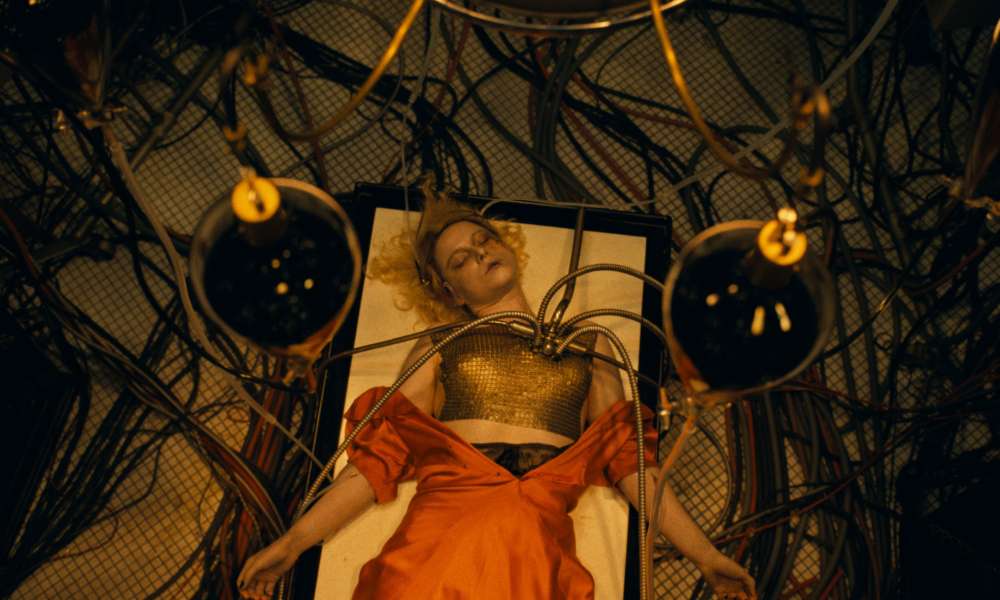 The Bride! Review: Struggling to Come to Life